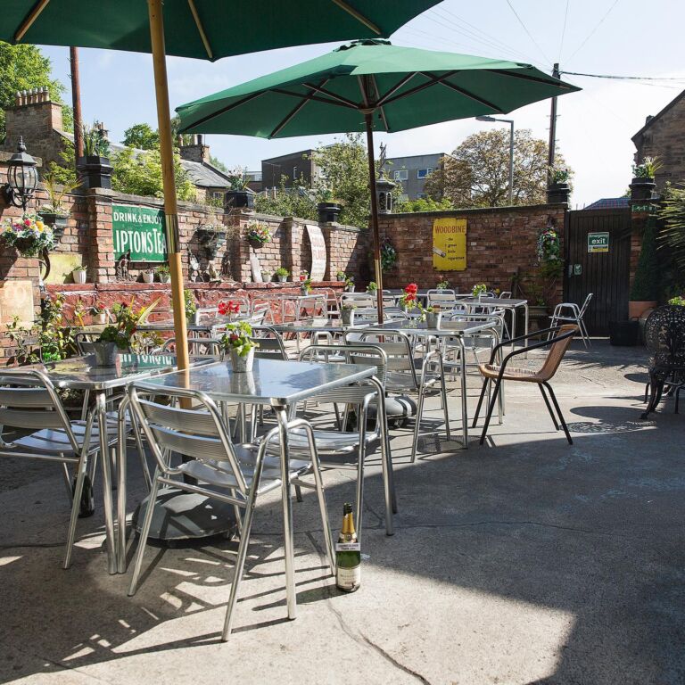 7 Best Outdoor Beer Gardens in Edinburgh